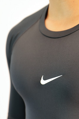 Nike Pro Dri-FIT Herren Longsleeve in schwarz kaufen | ochsnersport.ch